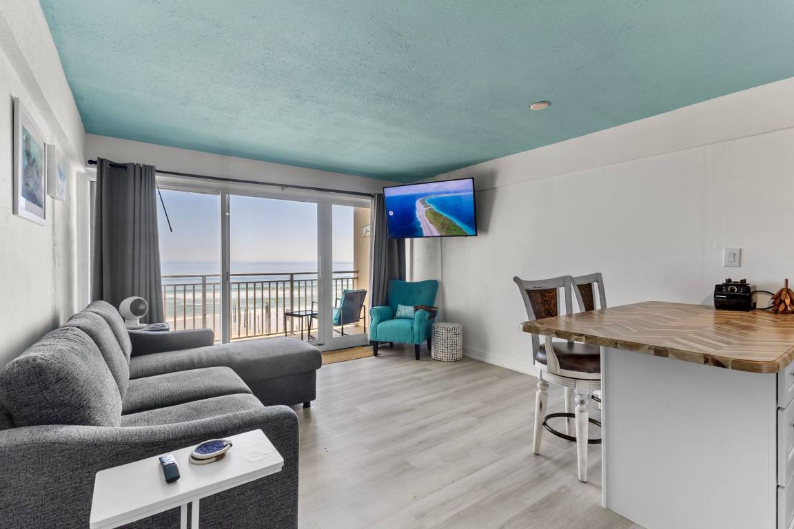 Condo ∙ 1 Bedroom ∙ 4 Guests - Daytona Beach, FL