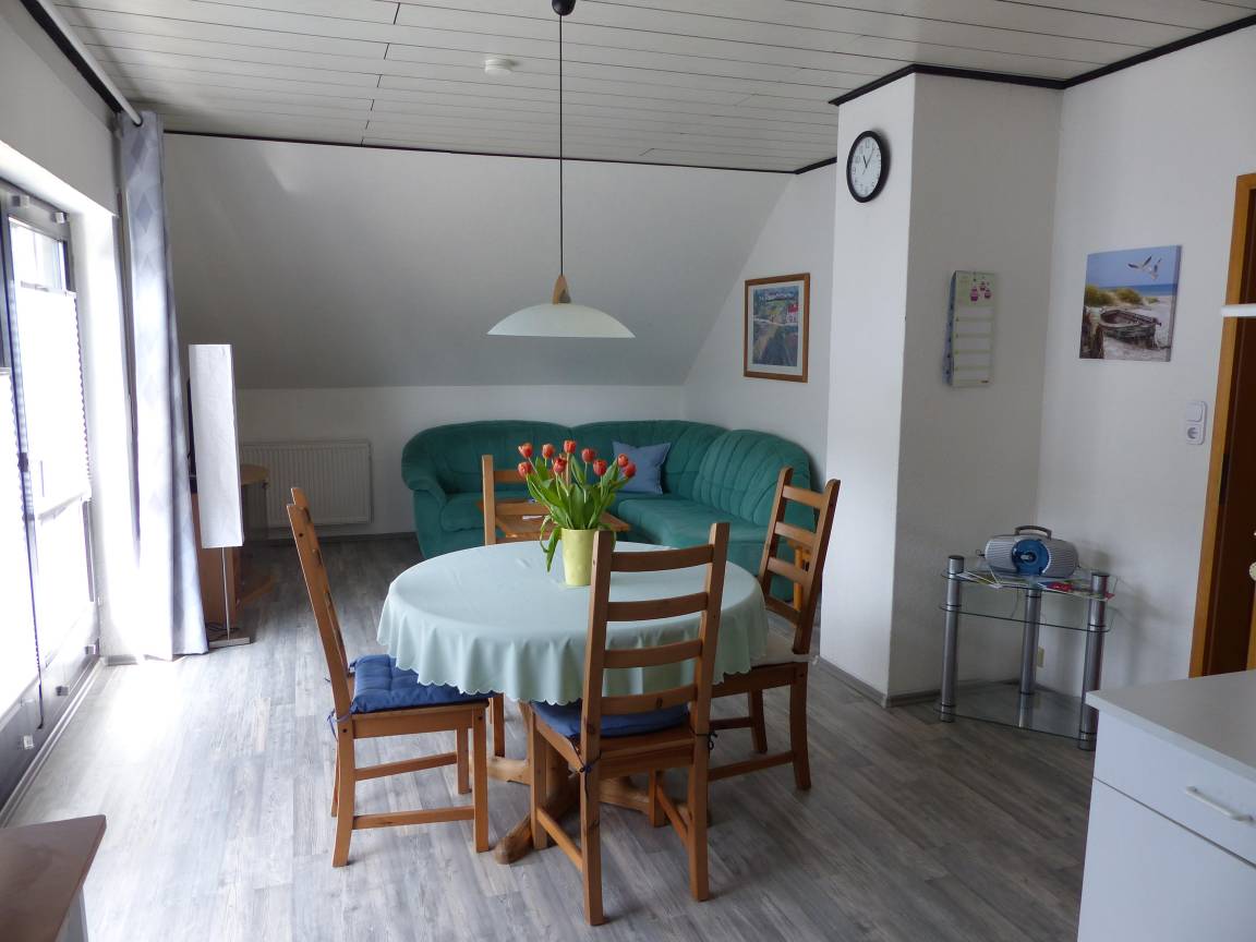 65 M² Apartment ∙ 2 Bedrooms ∙ 4 Guests - Altenkirchen