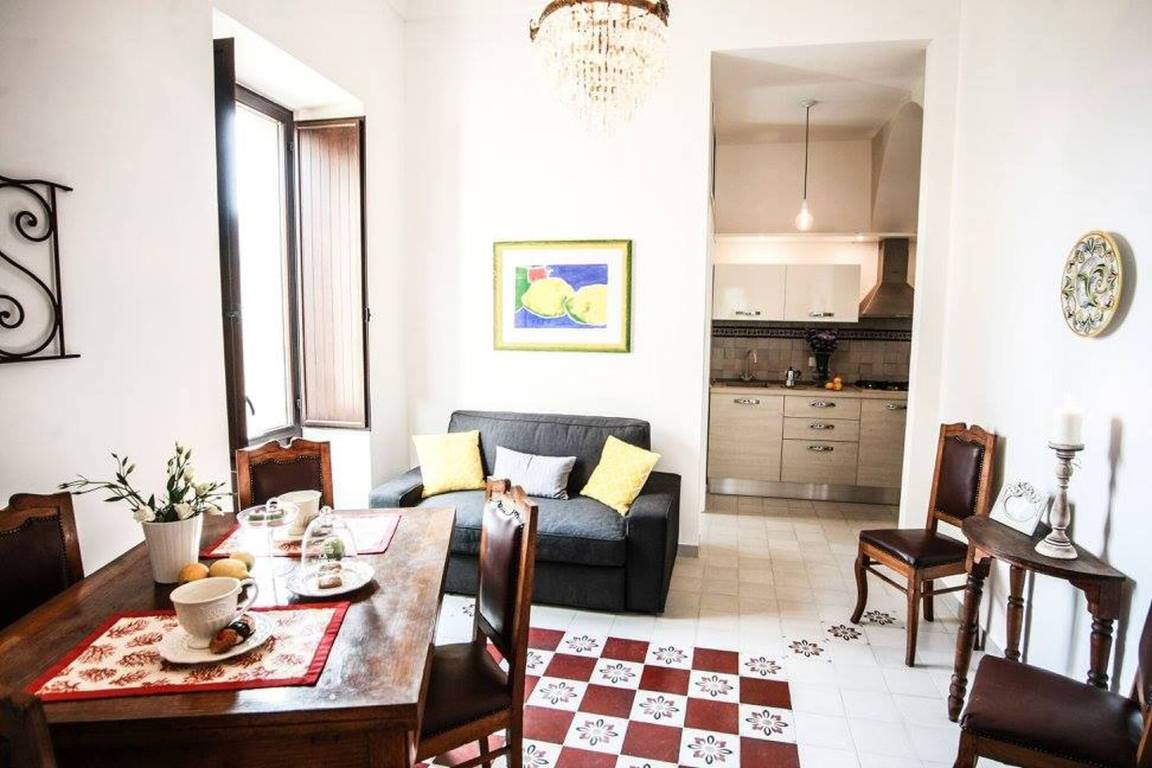 100 M² Apartment ∙ 4 Bedrooms ∙ 6 Guests - Noto