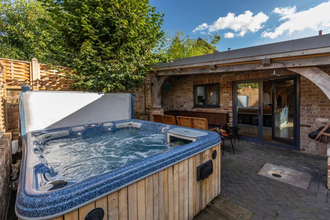 コテージ ∙ 寝室: 5 ∙ ゲスト10 人 - ウィルトシャー