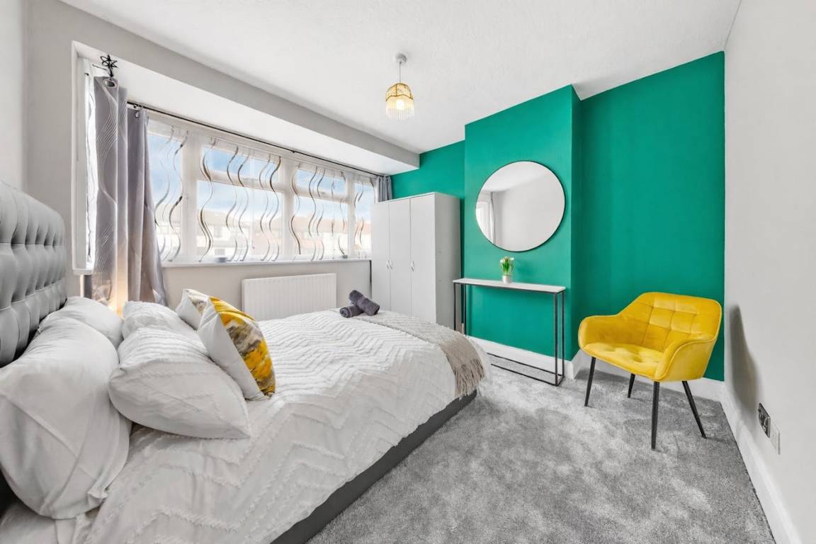 71 M² House ∙ 4 Bedrooms ∙ 7 Guests - Barnet