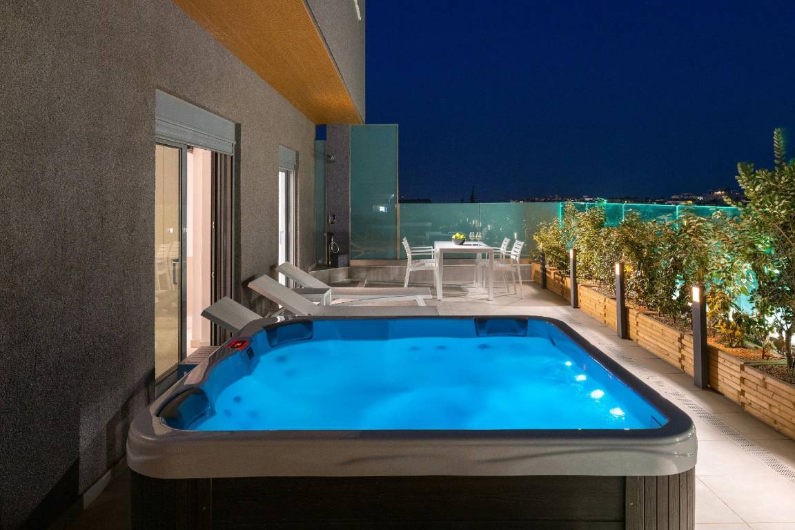 100 M² Appartement ∙ 1 Slaapkamer ∙ 6 Gasten - Rodos