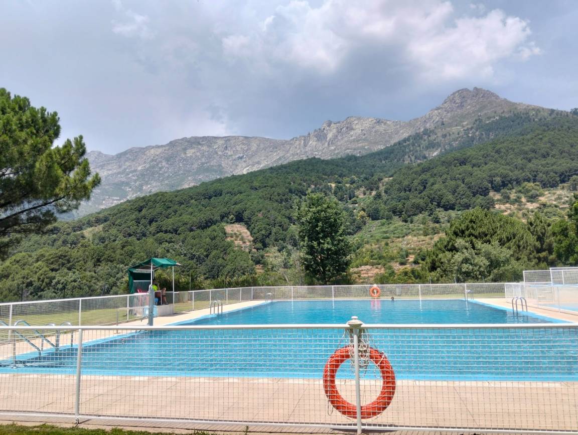 110 M² Apartamento ∙ 3 Habitaciones ∙ 5 Huéspedes - Hoyos del Espino