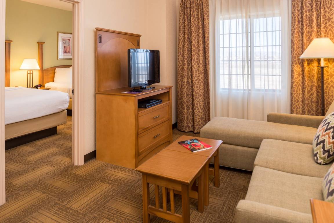 Condo ∙ 2 Bedrooms ∙ 6 Guests - Las Cruces, NM