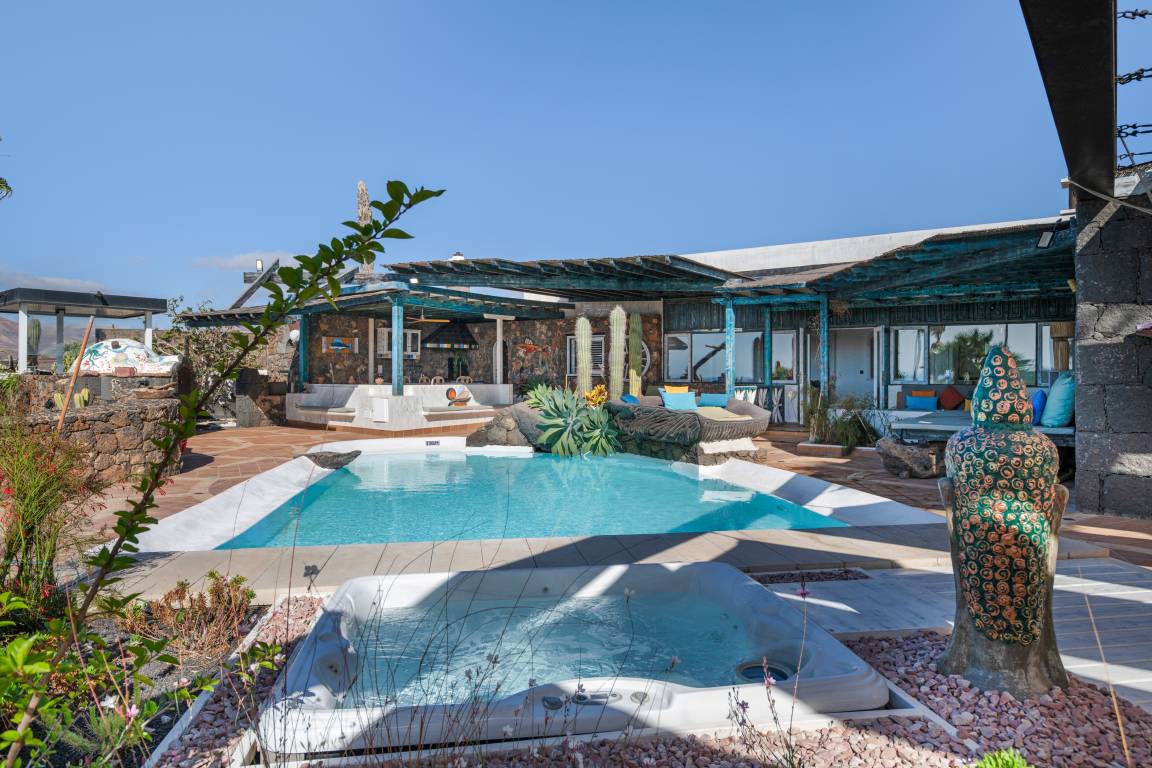 158 M² Villa ∙ 3 Bedrooms ∙ 6 Guests - Lanzarote