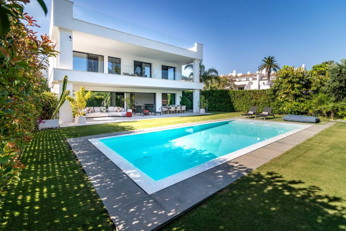 831 M² Villa ∙ 5 Makuuhuonetta ∙ 10 Vierasta - Marbella