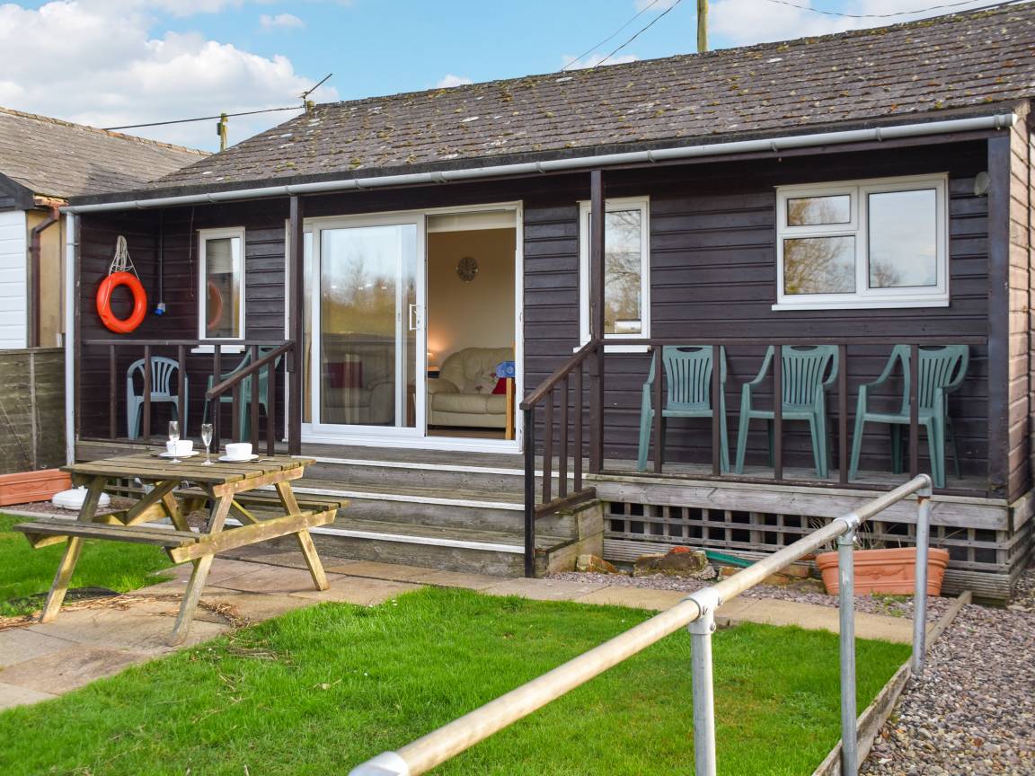 Cottage ∙ 2 Bedrooms ∙ 4 Guests - Wroxham