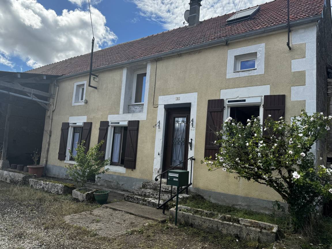 120 M² Maison De Vacances ∙ 4 Chambres ∙ 12 Personnes - Yonne