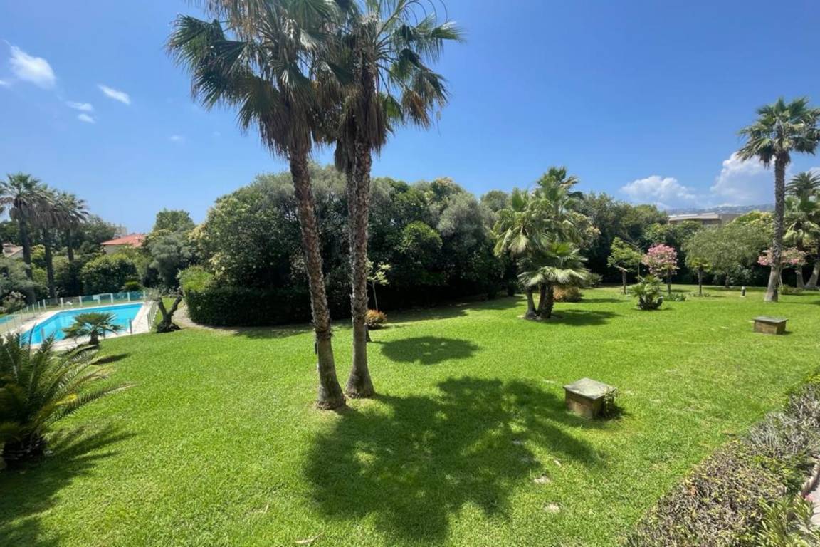 82 M² Apartment ∙ 2 Bedrooms ∙ 4 Guests - Antibes