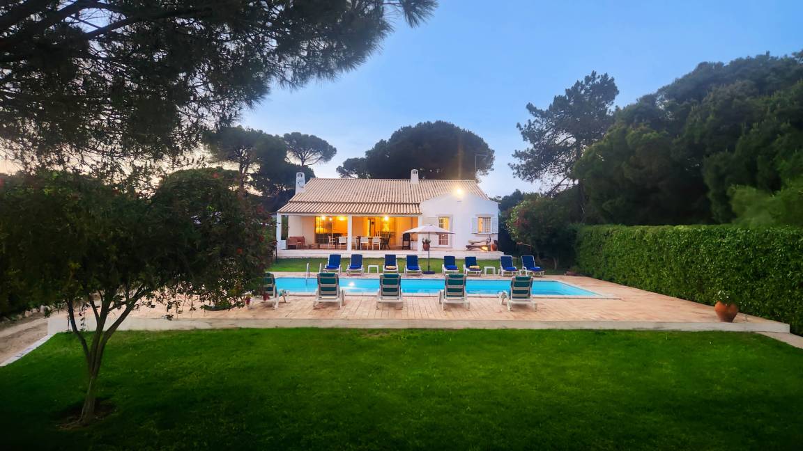 300 M² Villa ∙ 6 Chambres ∙ 14 Personnes - Albufeira