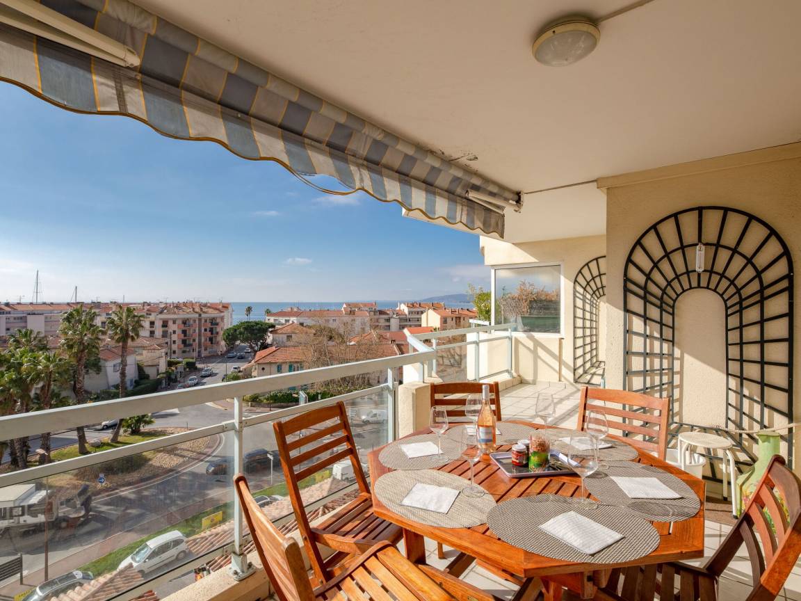 73 M² Apartamento ∙ 2 Habitaciones ∙ 6 Huéspedes - Fréjus