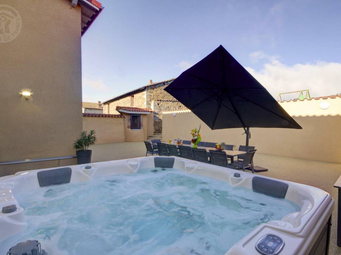 220 M² Cottage ∙ 5 Chambres ∙ 12 Personnes - Tarare