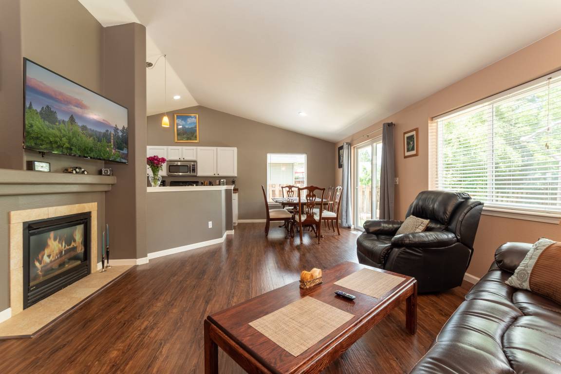 143 M² House ∙ 3 Bedrooms ∙ 6 Guests - Bend, OR