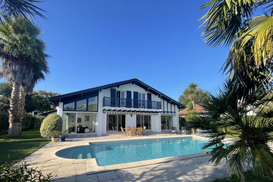 214 M² Maison De Vacances ∙ 5 Chambres ∙ 10 Personnes - Ascain