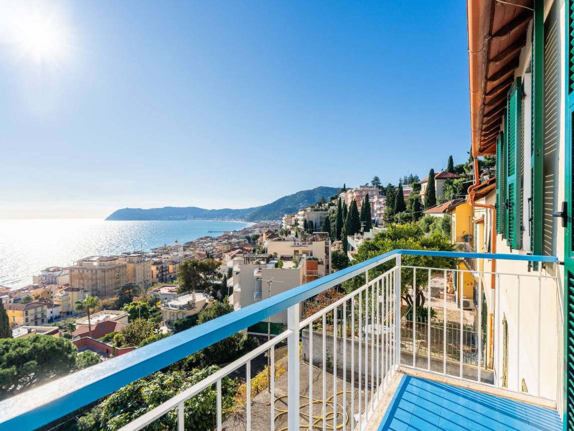 75 M² House ∙ 2 Bedrooms ∙ 5 Guests - Alassio