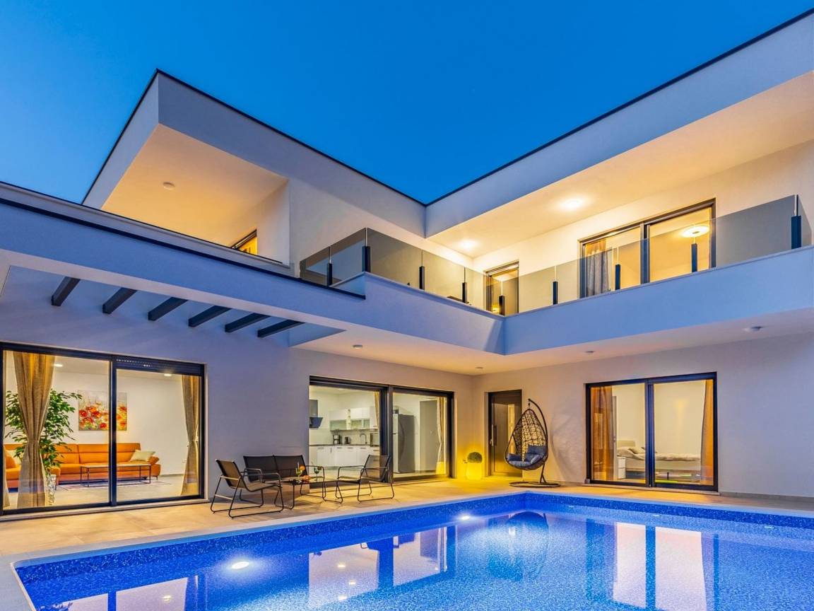 250 M² Dom ∙ 4 Sypialnie ∙ 8 Gości - Medulin