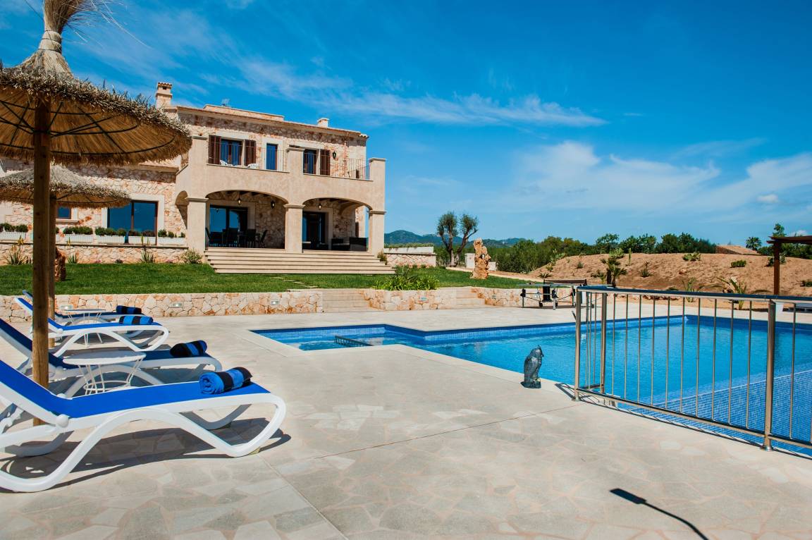 585 M² Casa ∙ 4 Habitaciones ∙ 8 Huéspedes - Cala d'Or