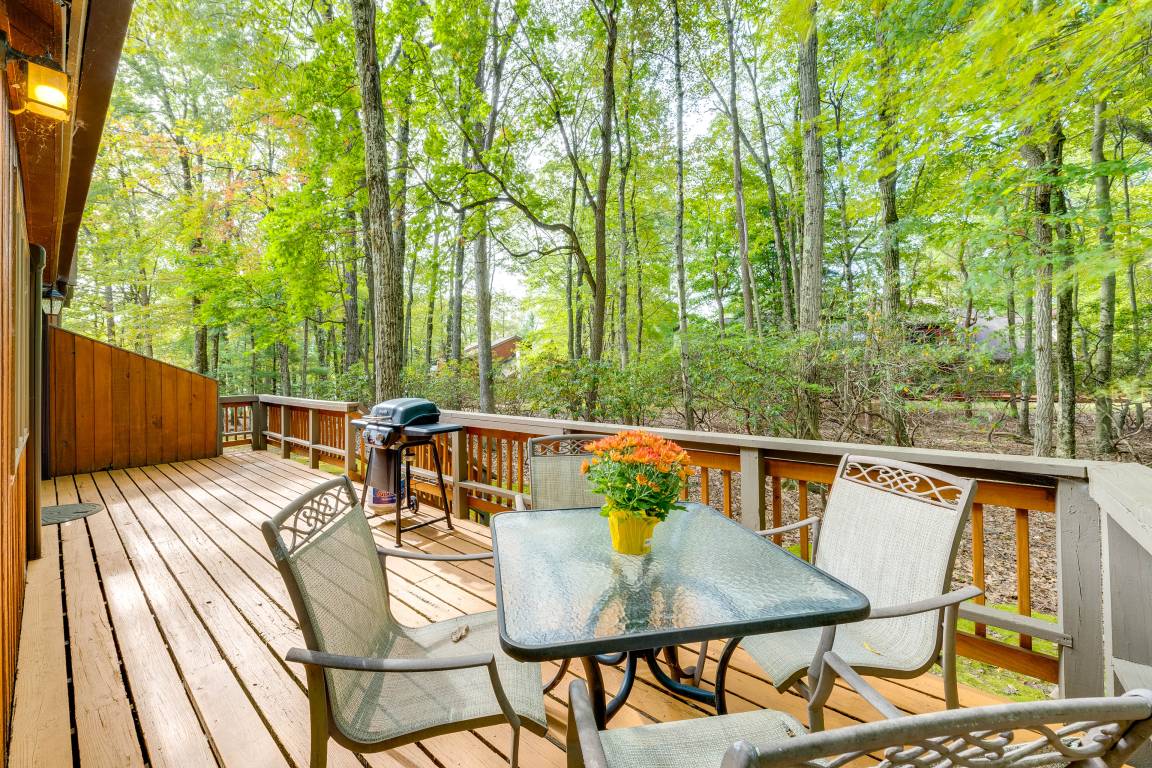 111 M² Apartment ∙ 2 Bedrooms ∙ 8 Guests - Lake Harmony, PA