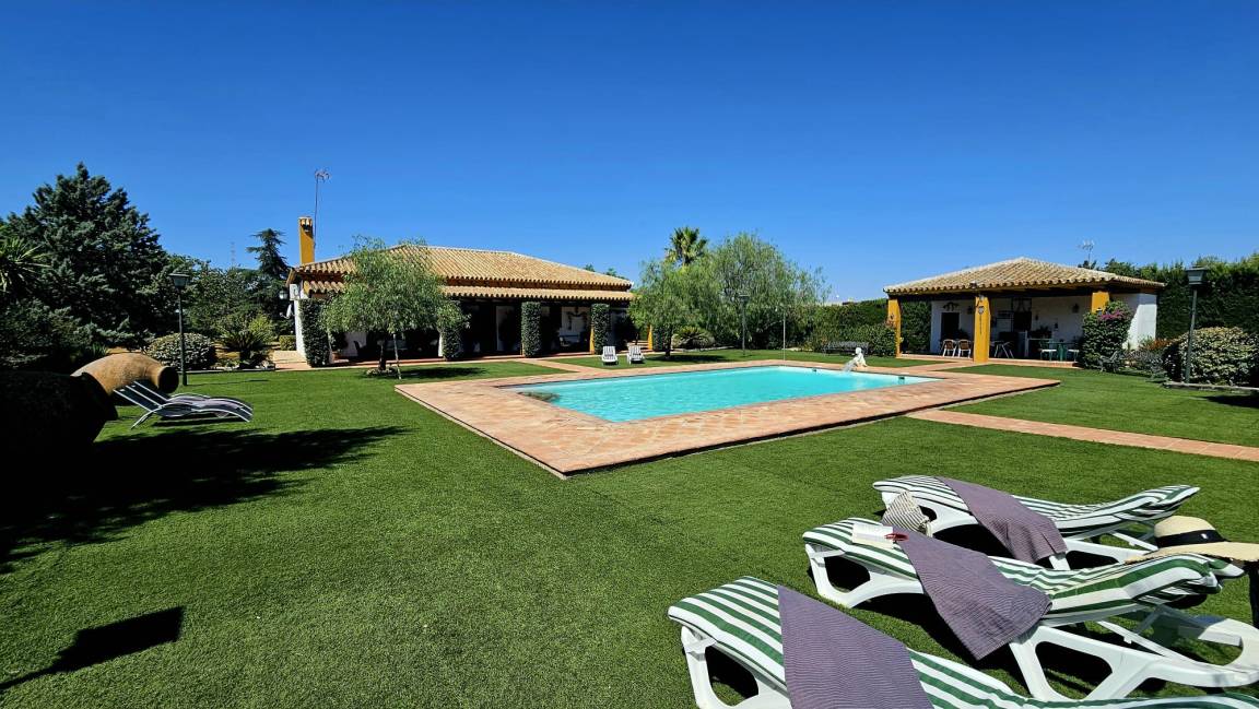 225 M² House ∙ 3 Bedrooms ∙ 8 Guests - Marchena