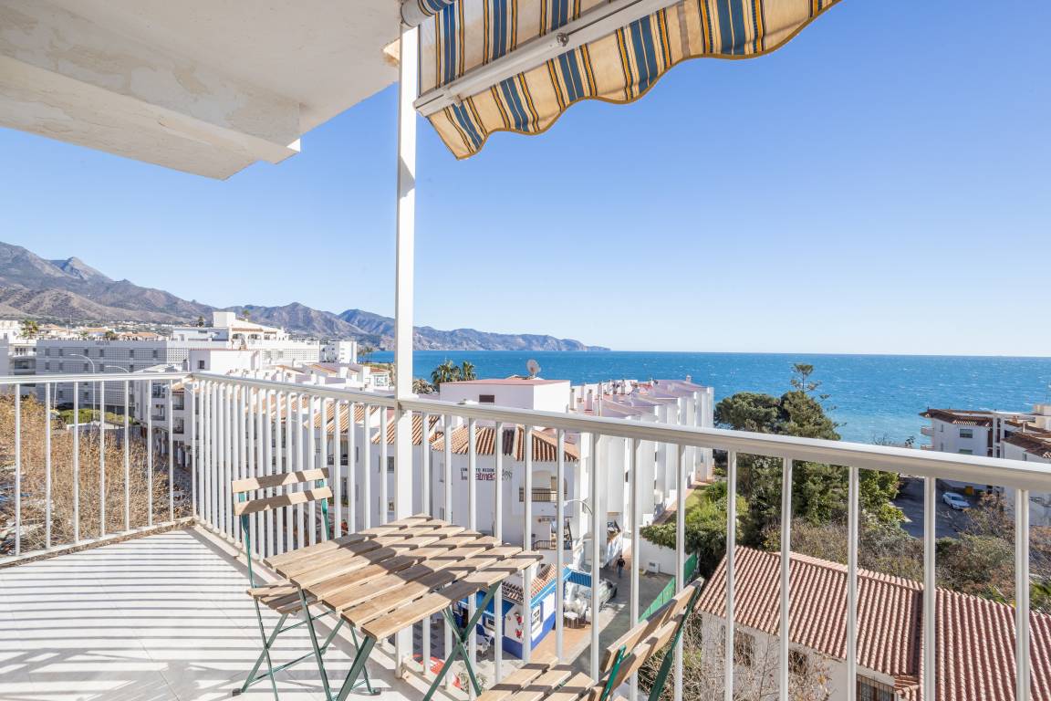 75 M² Apartamento ∙ 2 Habitaciones ∙ 4 Huéspedes - Nerja