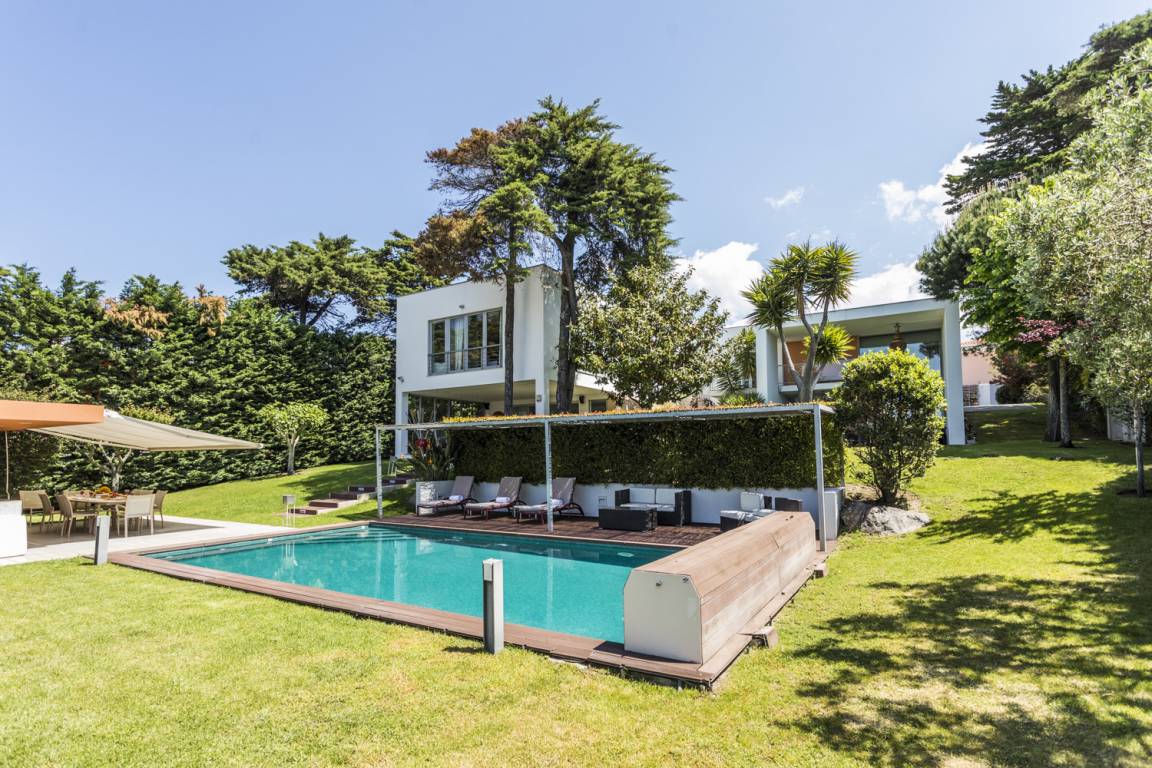 2100 M² Villa ∙ 4 Bedrooms ∙ 11 Guests - Cascais