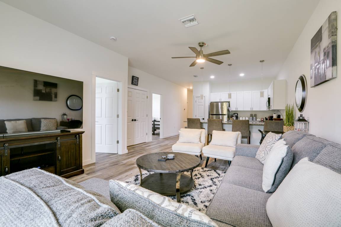 106 M² House ∙ 3 Bedrooms ∙ 8 Guests - Lehigh Acres, FL