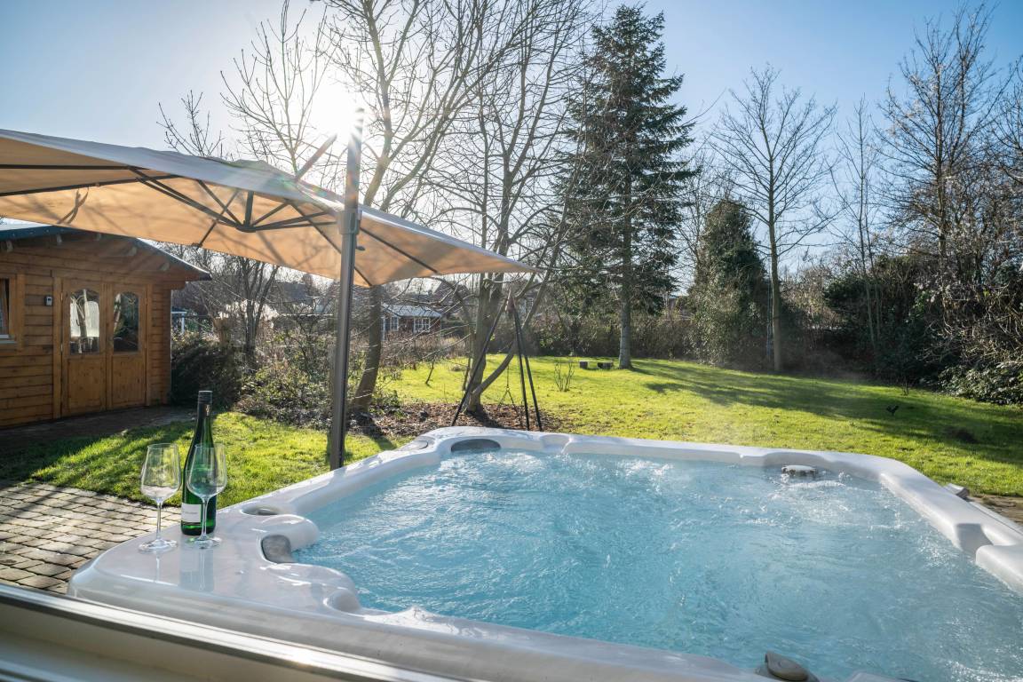 100 M² Ferienhaus ∙ 3 Schlafzimmer ∙ 8 Gäste - Freiburg (Elbe)