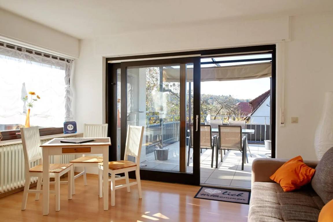 80 M² Ferienwohnung ∙ 1 Schlafzimmer ∙ 5 Gäste - Schömberg