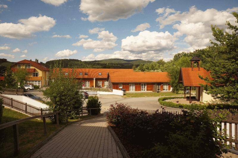 60 M² Ferienwohnung ∙ 2 Schlafzimmer ∙ 6 Gäste - Viechtach