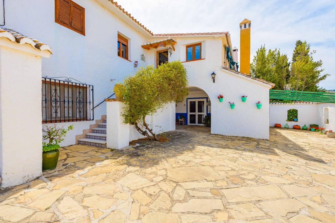 257 M² House ∙ 8 Bedrooms ∙ 18 Guests - Alcaucín