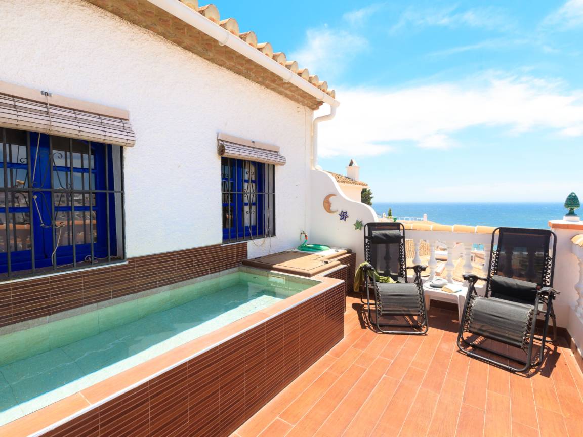 75 M² House ∙ 2 Bedrooms ∙ 4 Guests - Frigiliana