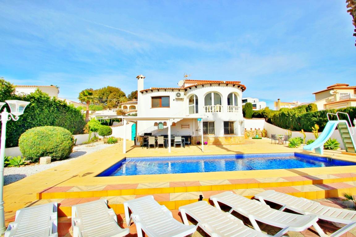 220 M² Villa ∙ 5 Bedrooms ∙ 10 Guests - Calp