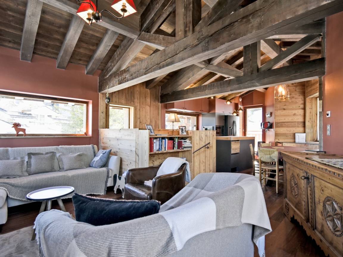 112 M² Chalet ∙ 4 Bedrooms ∙ 8 Guests - Courchevel