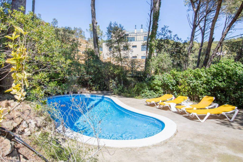 85 M² Apartment ∙ 4 Bedrooms ∙ 7 Guests - Llafranc