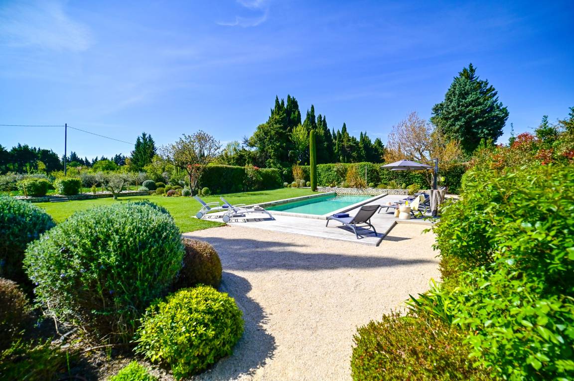 300 M² Villa ∙ 6 Chambres ∙ 10 Personnes - Cavaillon