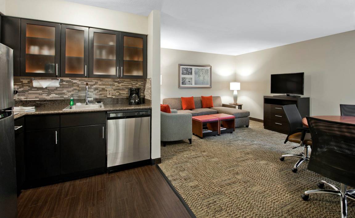 Hotel ∙ 1 Bedroom ∙ 4 Guests - Charlotte, NC