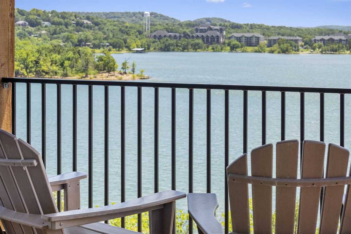 House ∙ 9 Bedrooms ∙ 21 Guests - Branson, MO