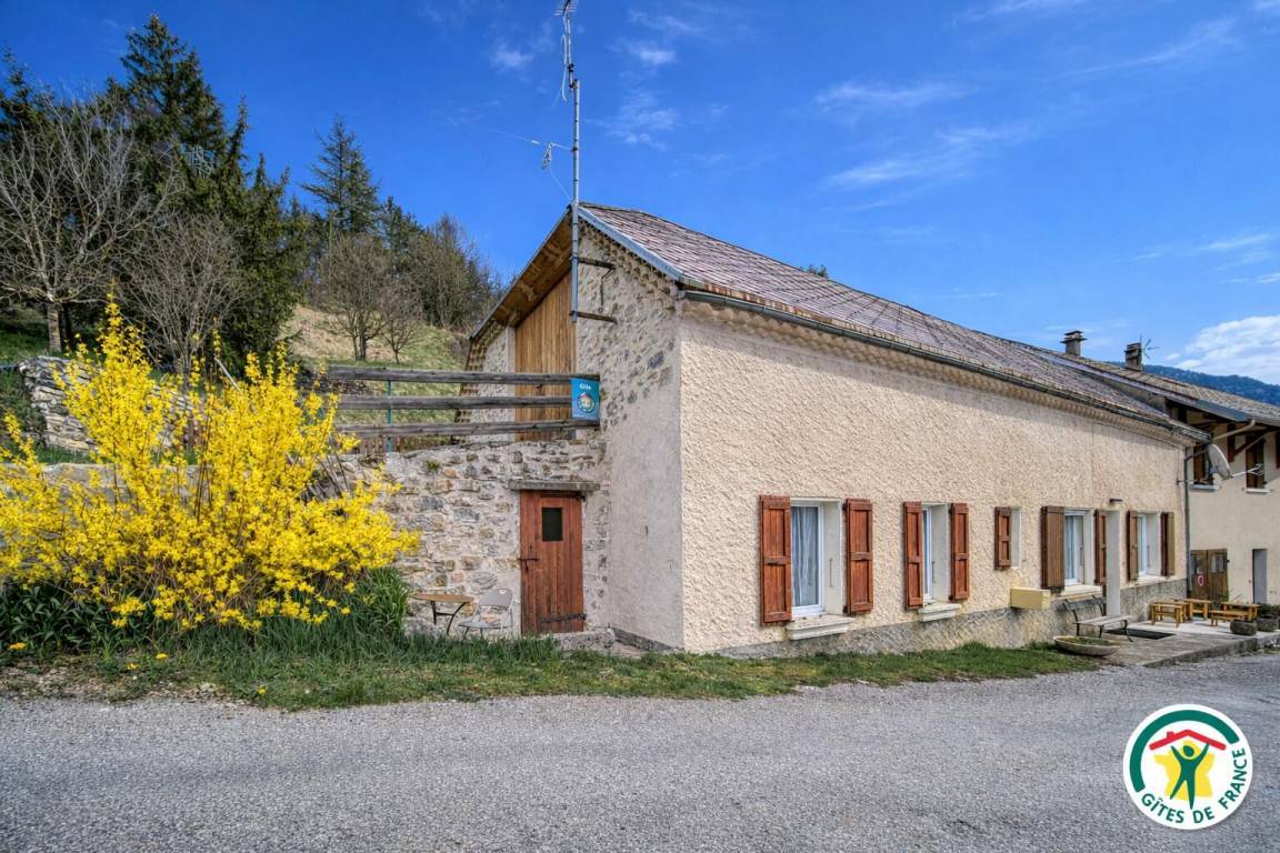 90 M² Gîte ∙ 3 Chambres ∙ 6 Personnes - Veynes