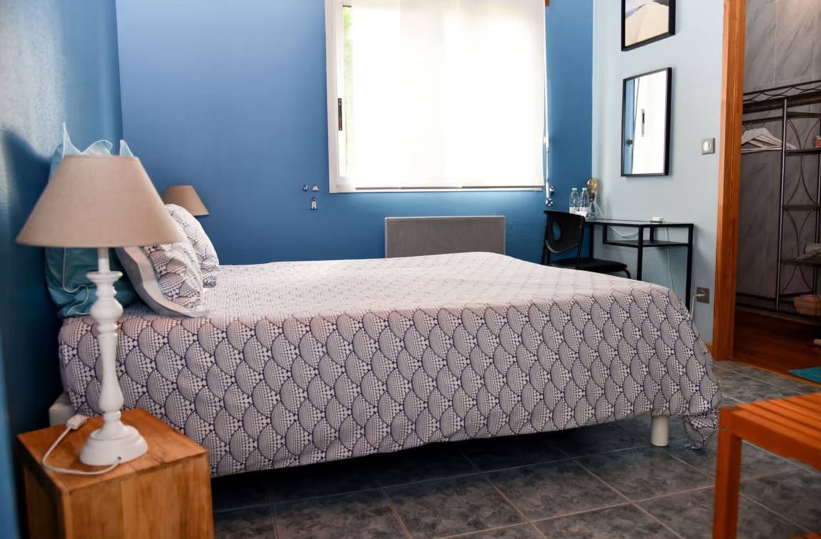 12 M² Chambre D'hôtes ∙ 1 Chambre ∙ 2 Personnes - Biganos