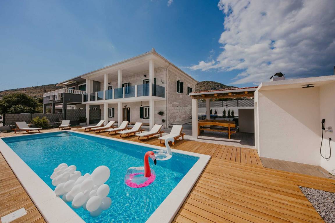 200 M² Villa ∙ 4 Schlafzimmer ∙ 8 Gäste - Seget Vranjica