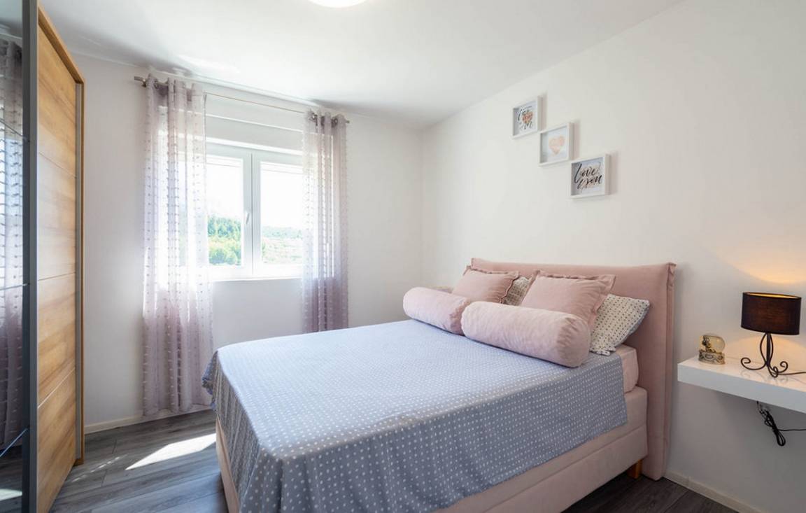 114 M² Apartment ∙ 3 Bedrooms ∙ 8 Guests - Podstrana