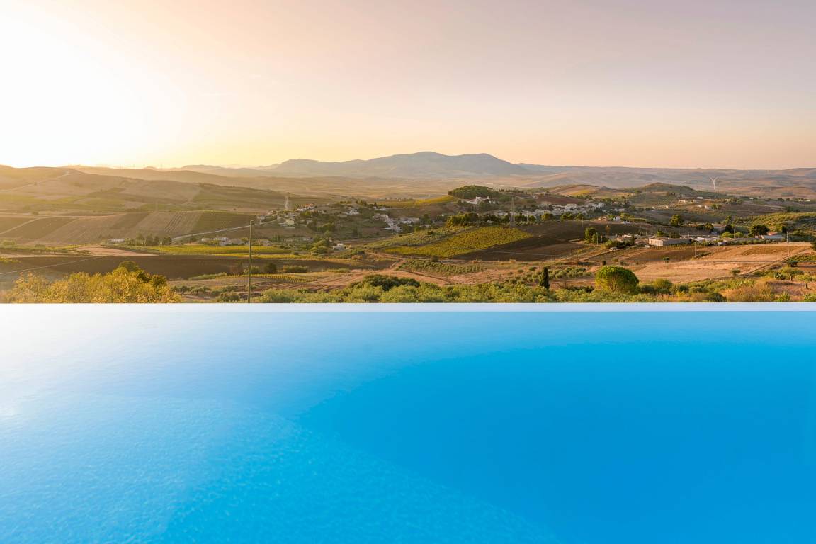 200 M² Villa ∙ 4 Schlafzimmer ∙ 9 Gäste - Trapani