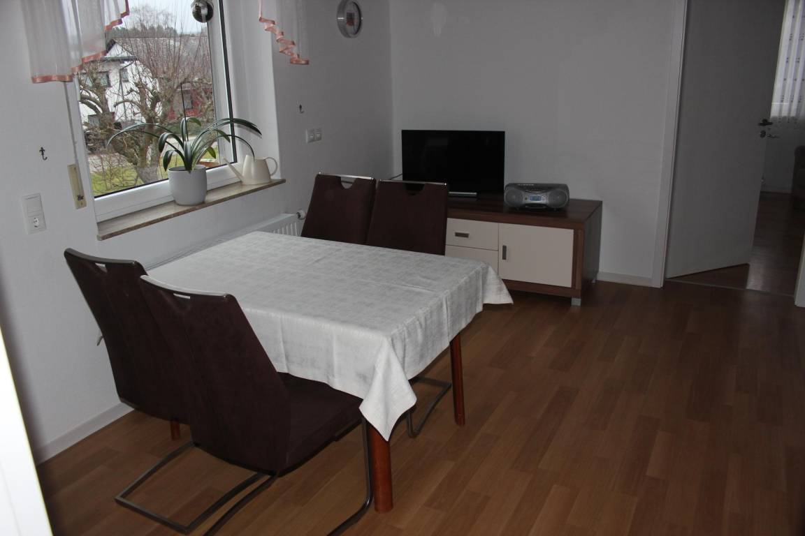 75 M² Ferienwohnung ∙ 2 Schlafzimmer ∙ 4 Gäste - Emmelshausen