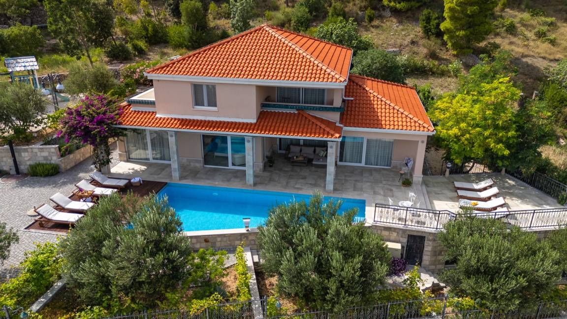 215 M² Villa ∙ 4 Schlafzimmer ∙ 8 Gäste - Brela