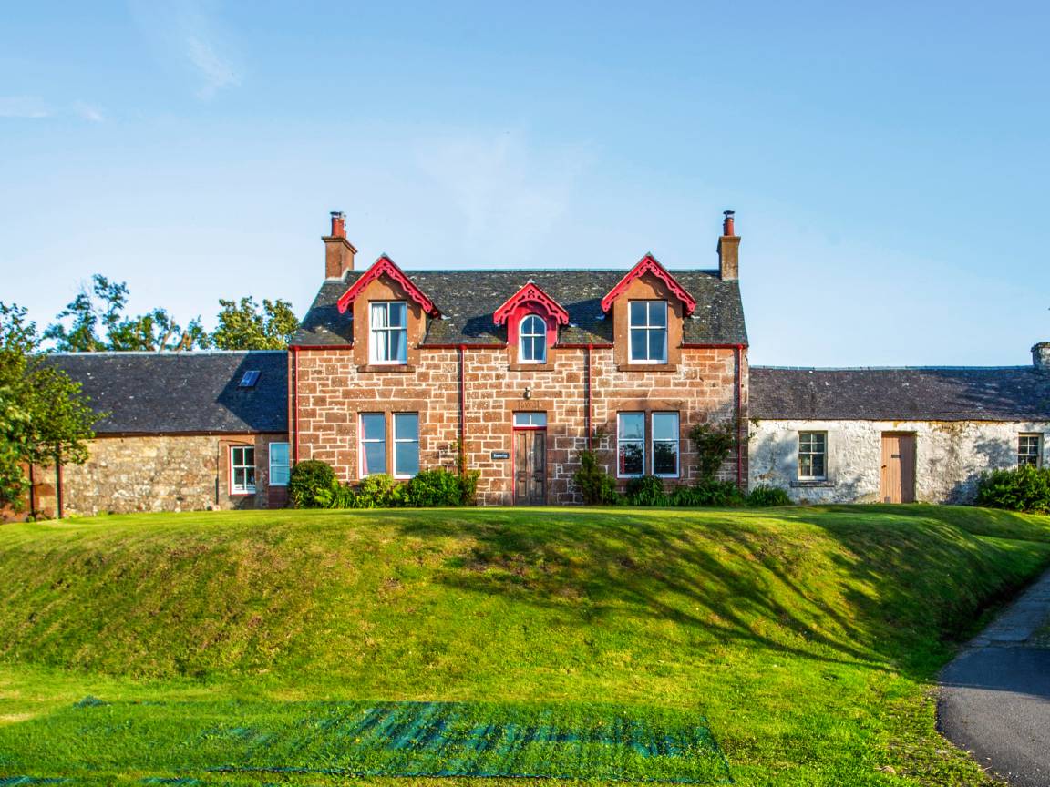 Cottage ∙ 5 Bedrooms ∙ 8 Guests - Carradale