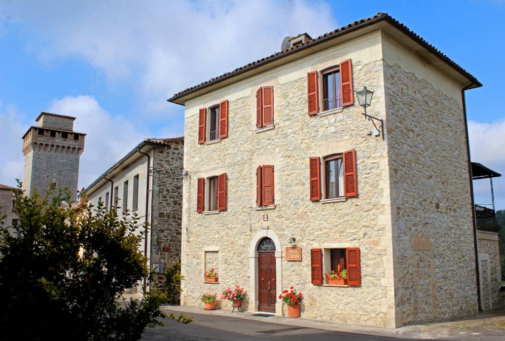 200 M² Maison De Vacances ∙ 6 Chambres ∙ 20 Personnes - Ombrie