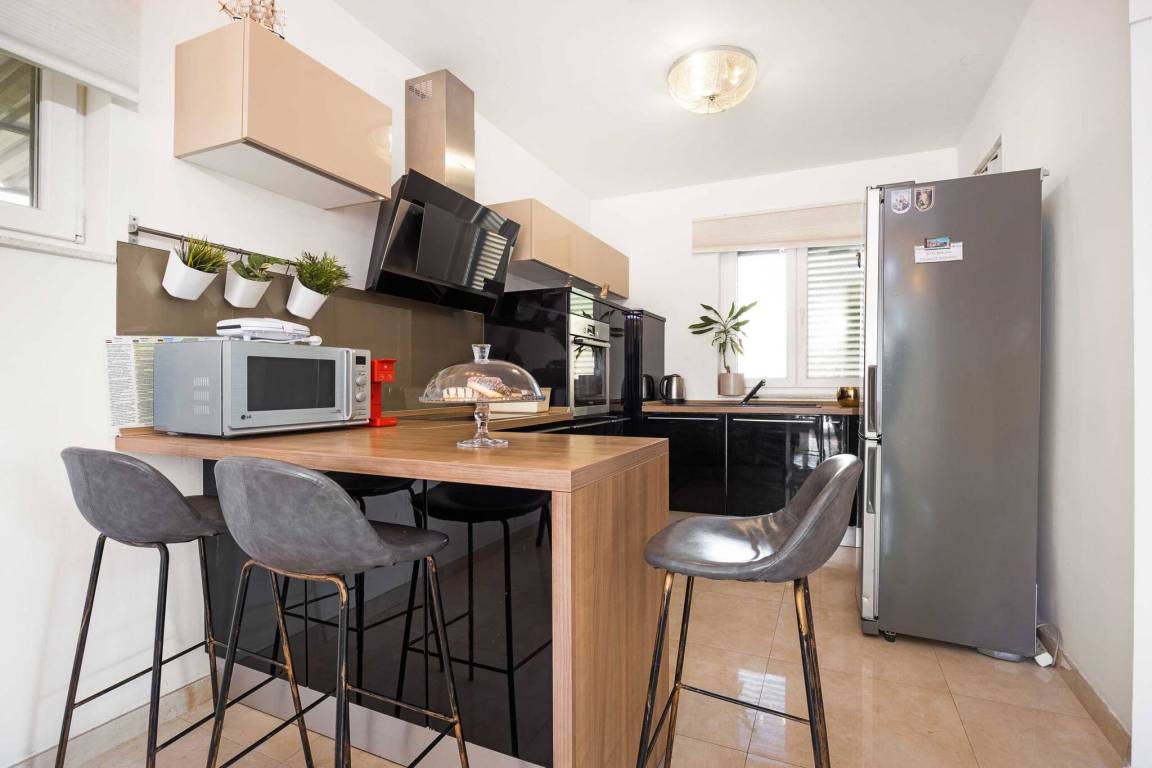 180 M² House ∙ 3 Bedrooms ∙ 8 Guests - Šibenik