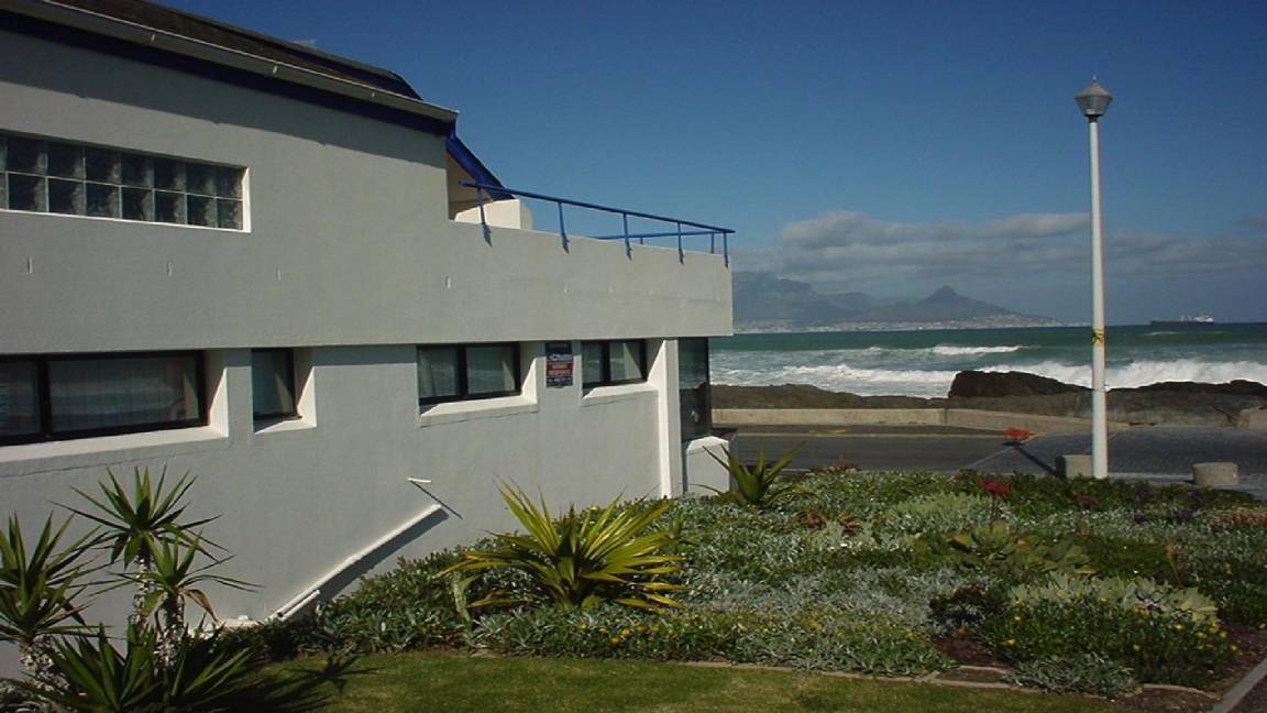 200 M² House ∙ 3 Bedrooms ∙ 6 Guests - Cape Town