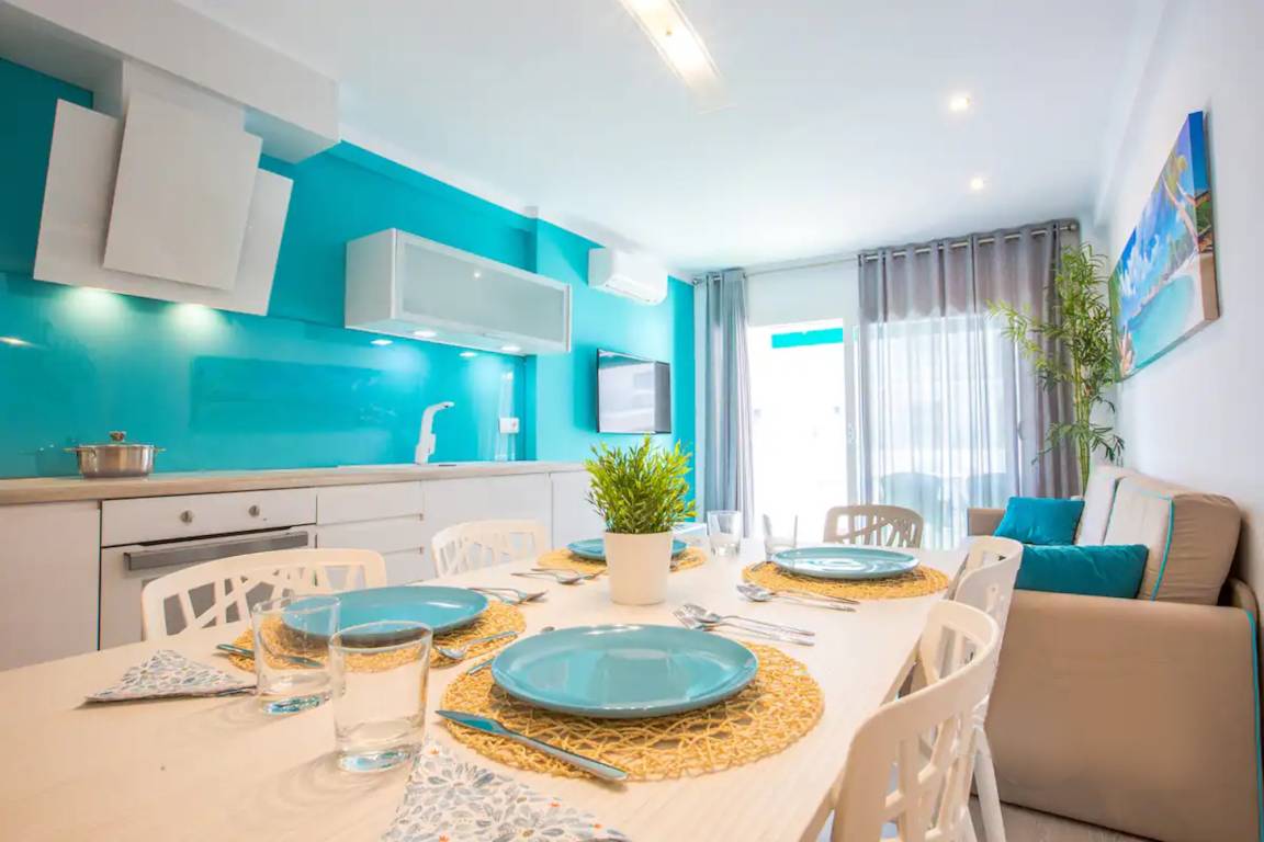 60 M² Apartment ∙ 3 Bedrooms ∙ 5 Guests - Salou