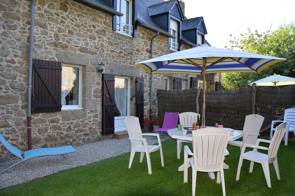 75 M² Gîte ∙ 3 Chambres ∙ 5 Personnes - Saint-Coulomb
